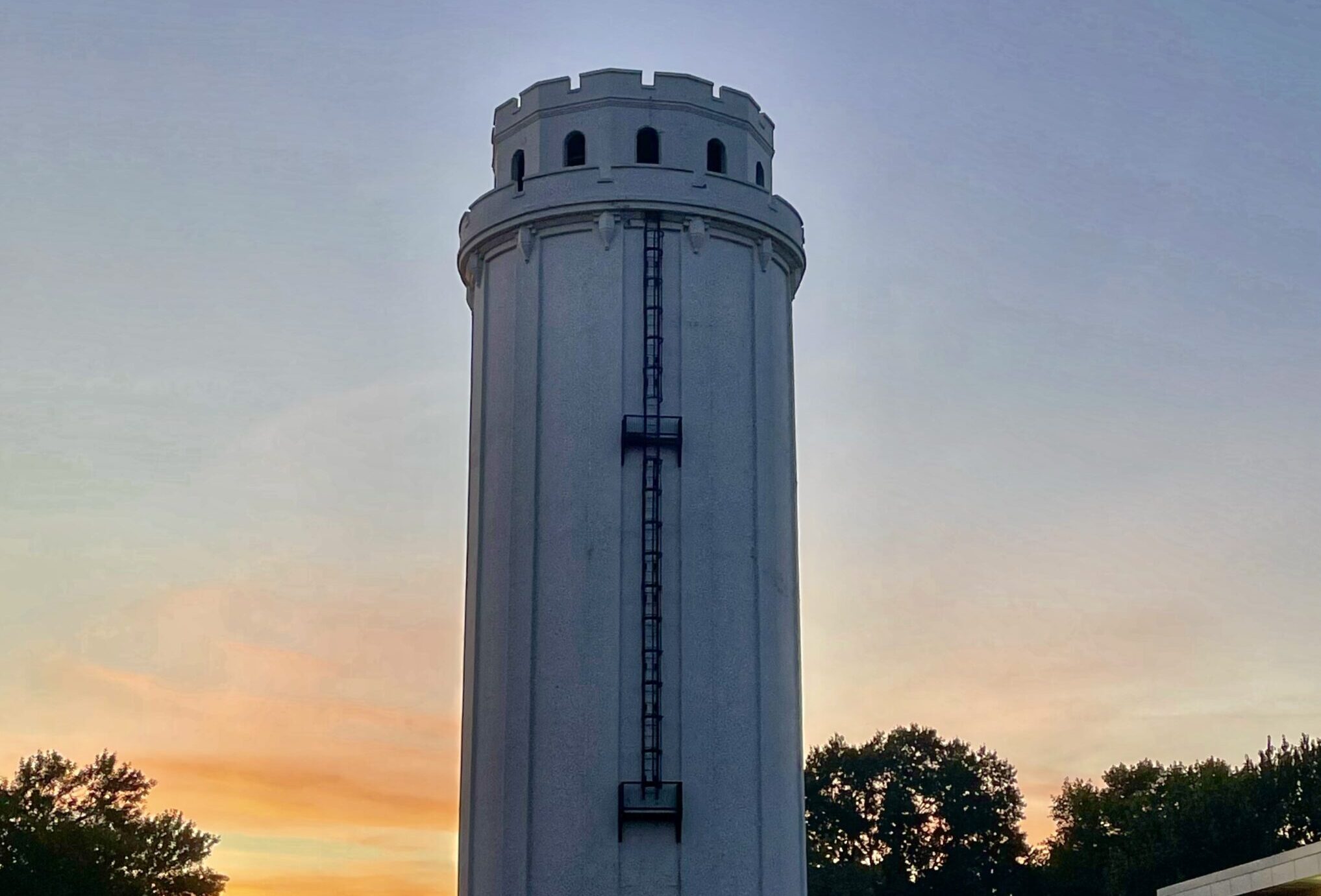 How the once-crumbling Waldo Tower became a beloved local landmark